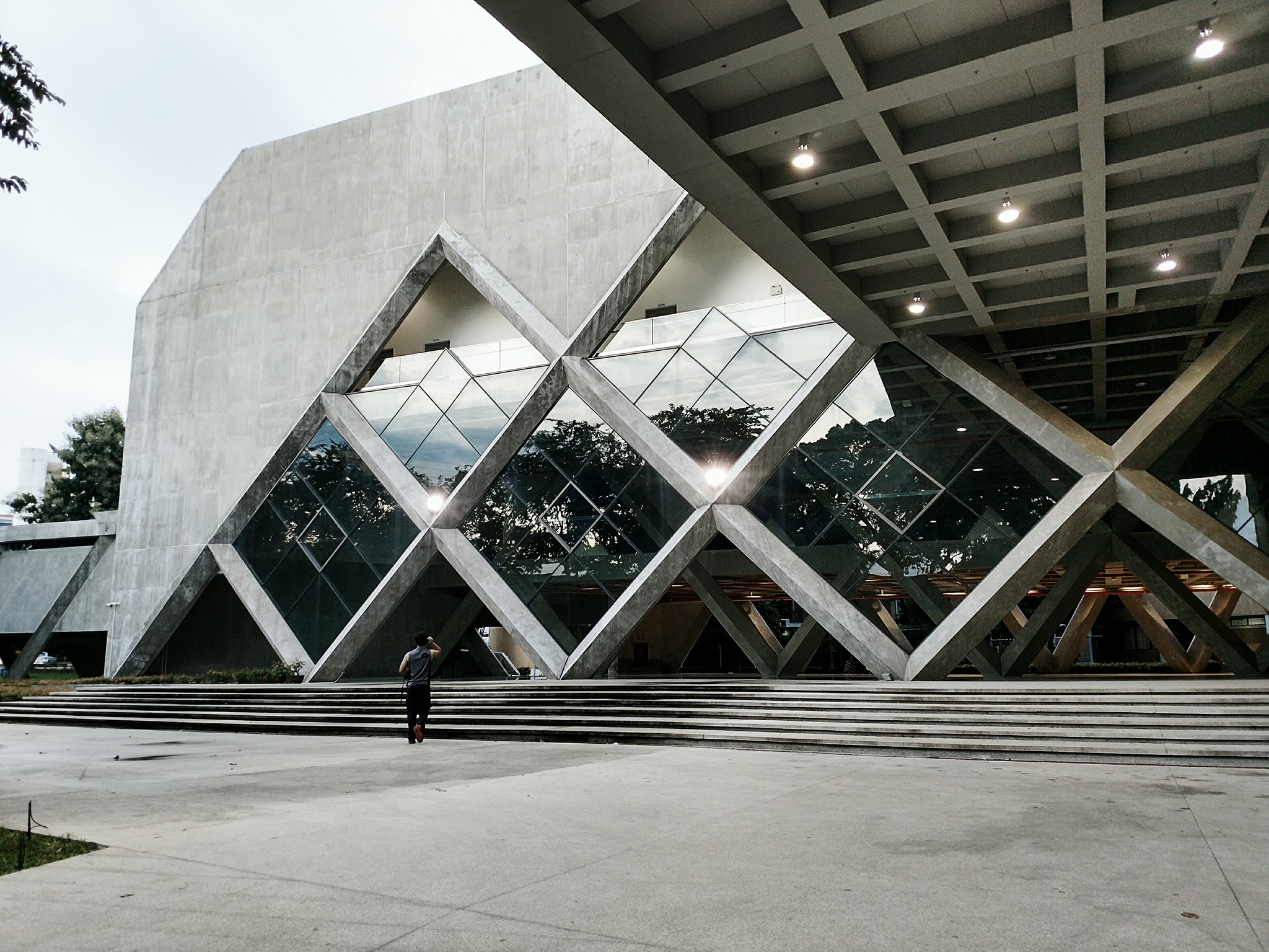 50th Anniversary Faculty of Engineering, Khon Kaen University – Glass ...