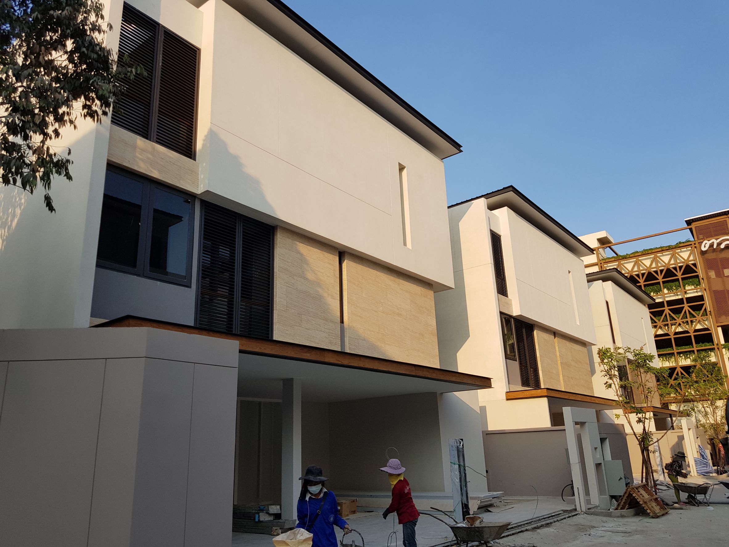 Quaritz Rama 9 – Glass Line Co., Ltd.