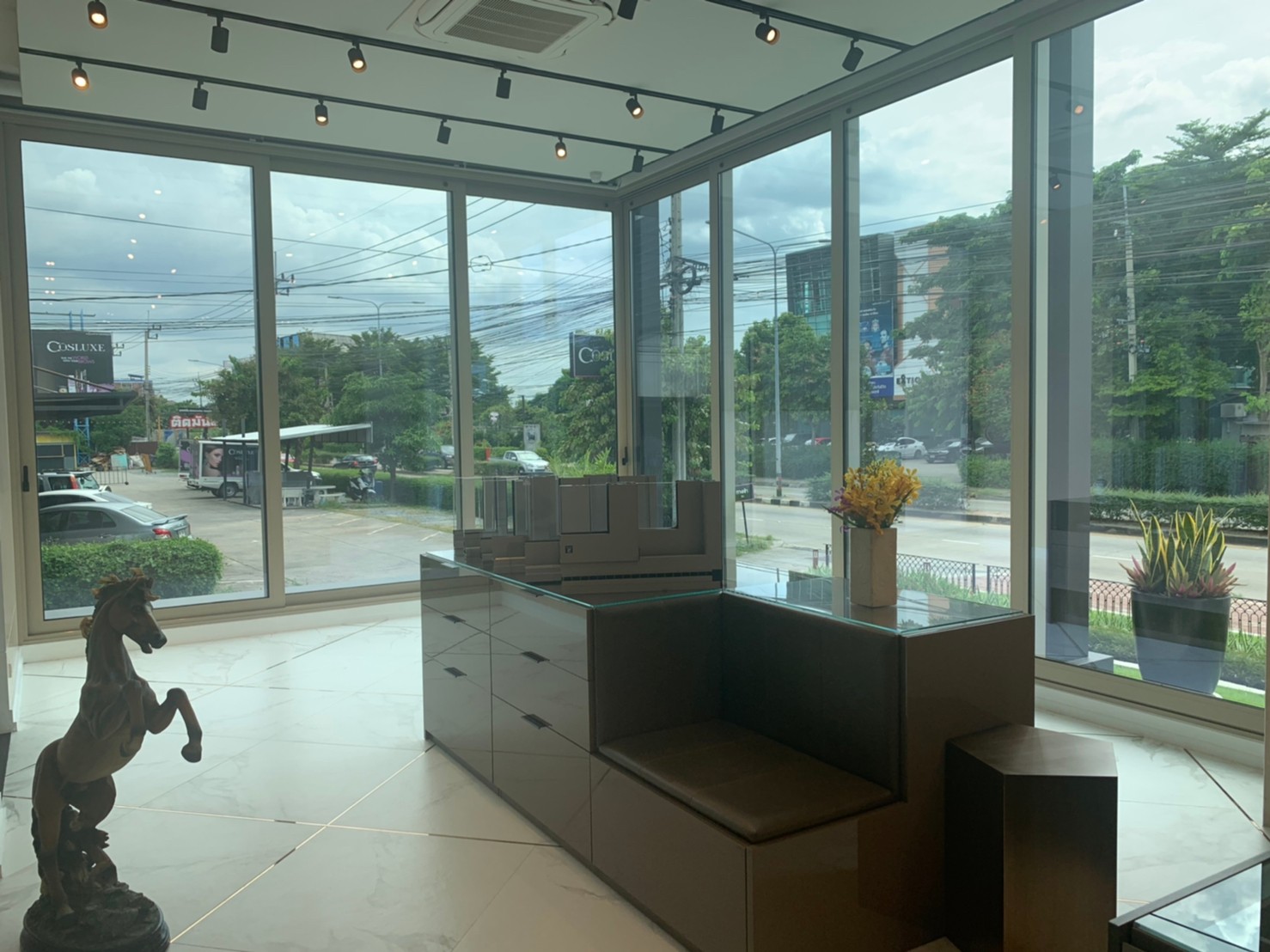 Glass Line Office – Glass Line Co., Ltd.