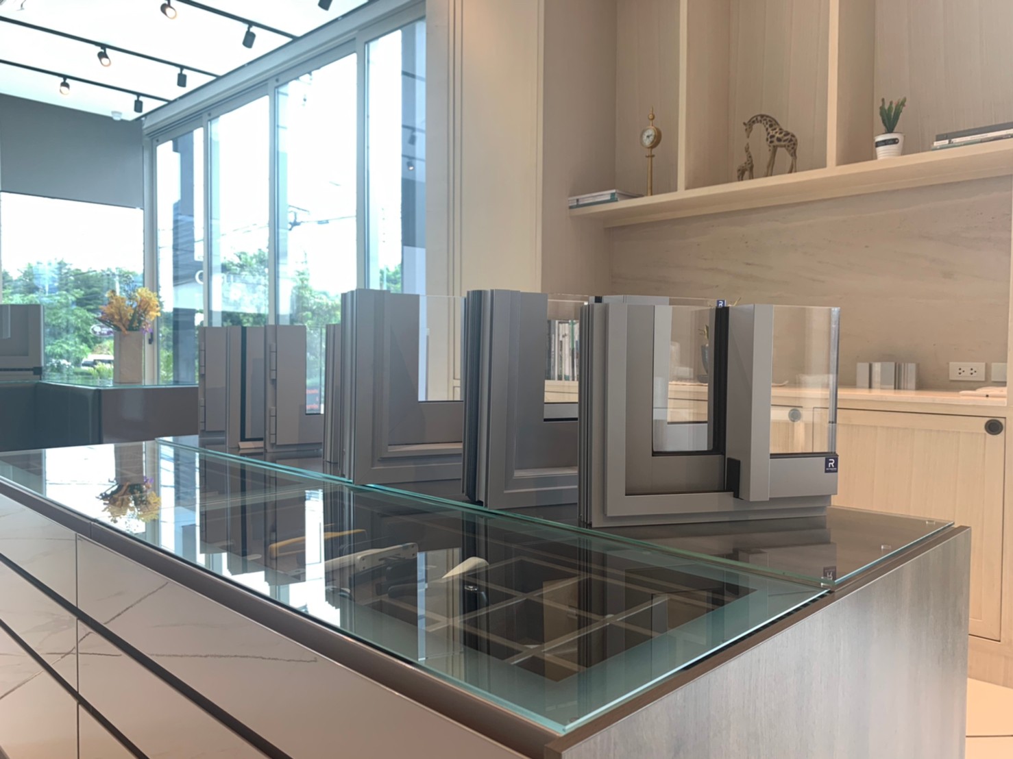 Glass Line Office – Glass Line Co., Ltd.