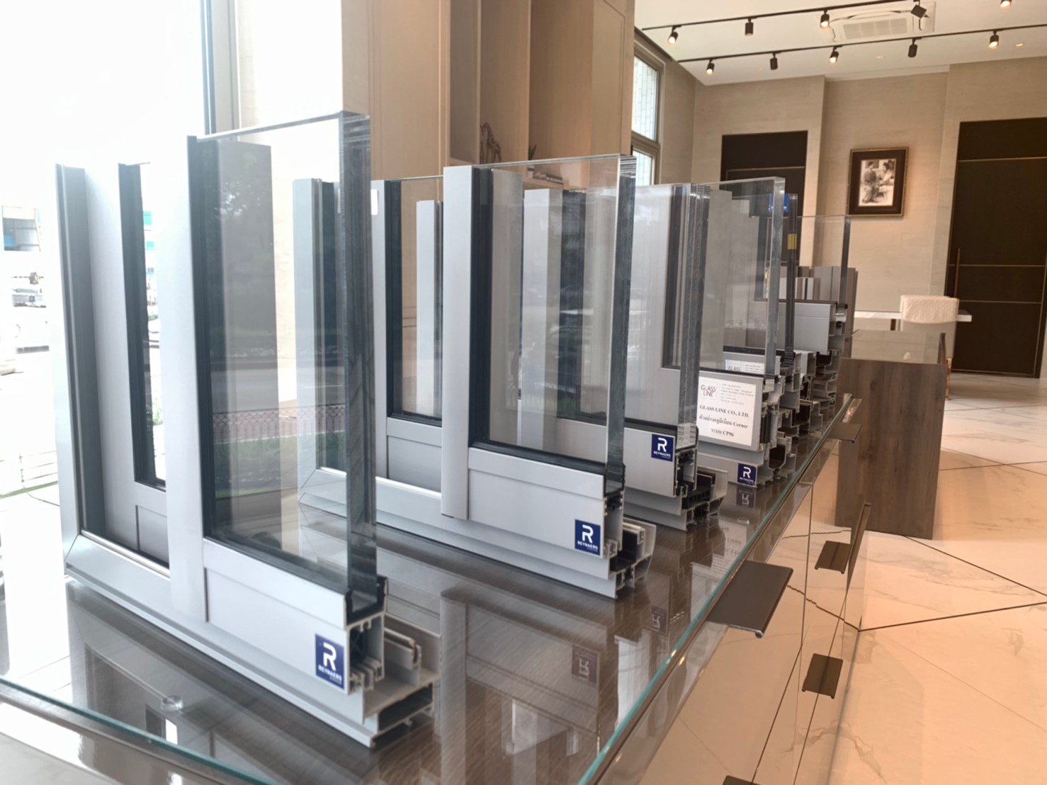 Glass Line Office – Glass Line Co., Ltd.